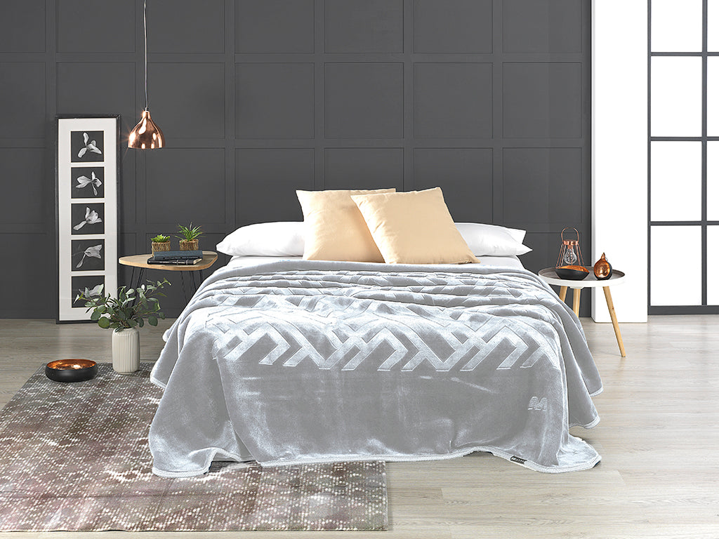 Mora Signature Engraved Blanket Model F93 – Casa Linens Store